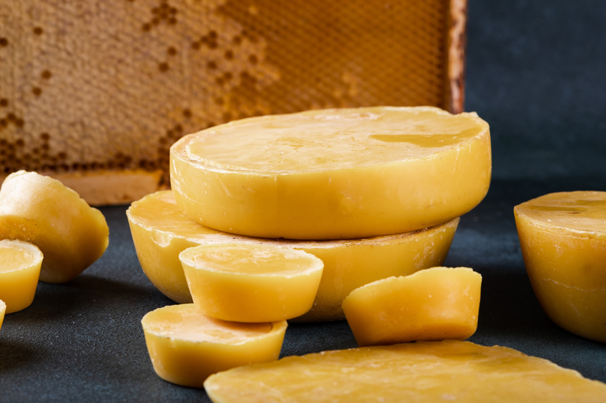 Beeswax skincare products - best beeswax skincare formulas